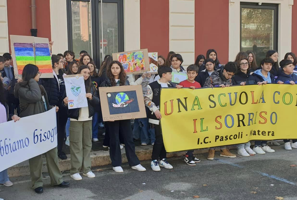 In marcia per la pace – Istituto Comprensivo Pascoli Matera